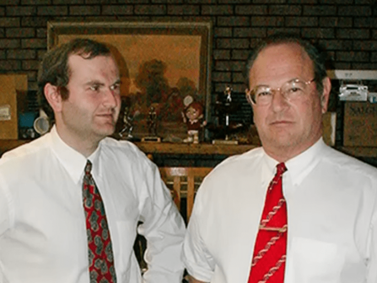 An expert criticism by fraudsters and antivaxxers: the case of PubPeer ...